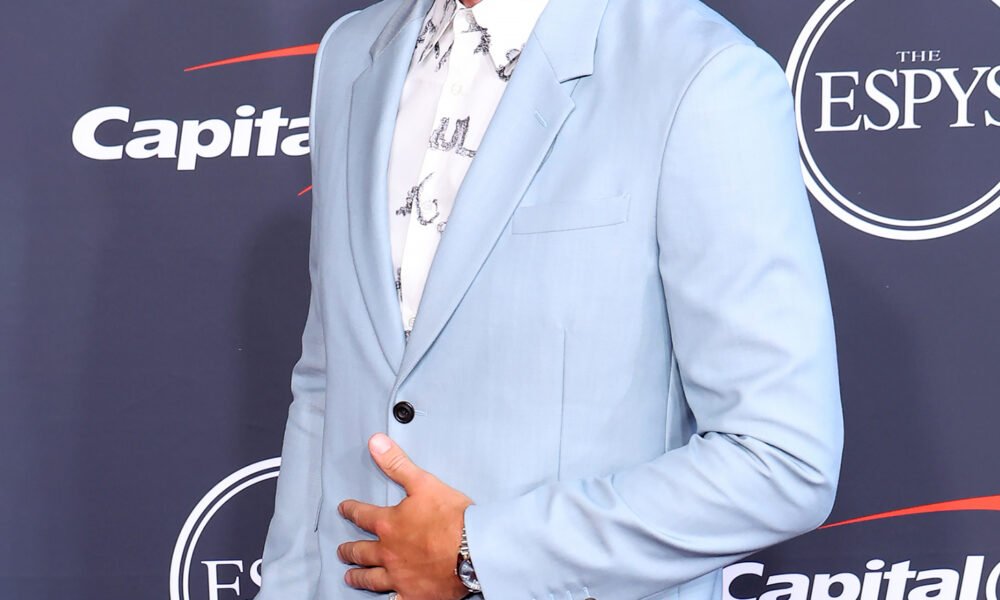 Travis Kelce Laughs Off Bill Belichick, Andy Reid’s Taylor Swift ...